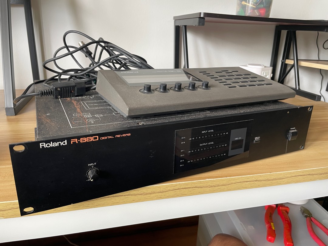 Vintage Roland R-880 Digital Reverb with GC8 controller, Audio, Other ...