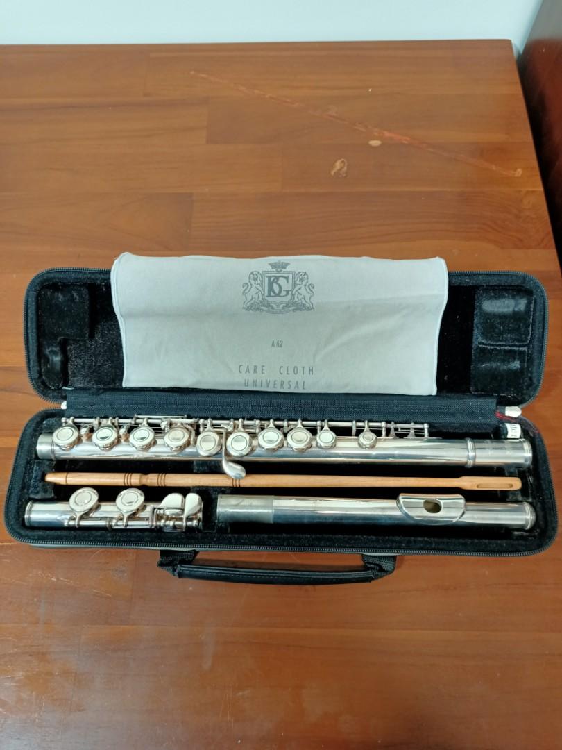 Yamaha 211 model C flute, Hobbies & Toys, Music & Media, Musical ...