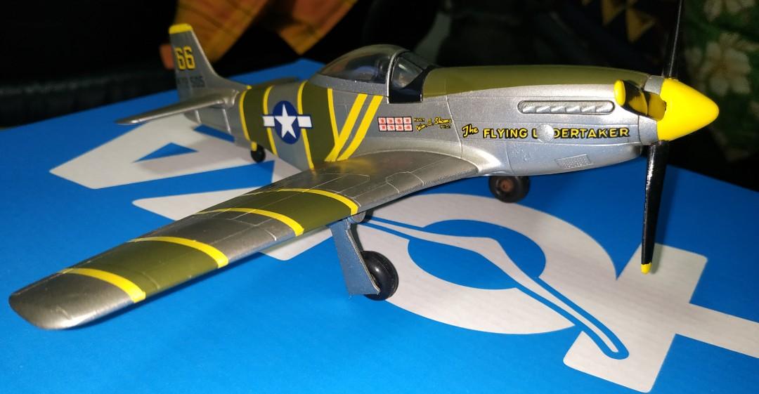 1/48 P-51D MUSTANG " THE FLYING UNDERTAKER ". ACE PILOT MAJ. WILLIAM ...
