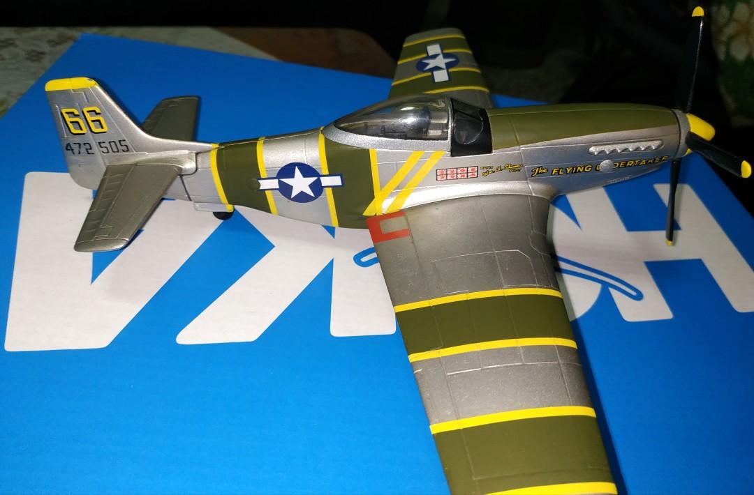 1/48 P-51D MUSTANG " THE FLYING UNDERTAKER ". ACE PILOT MAJ. WILLIAM ...