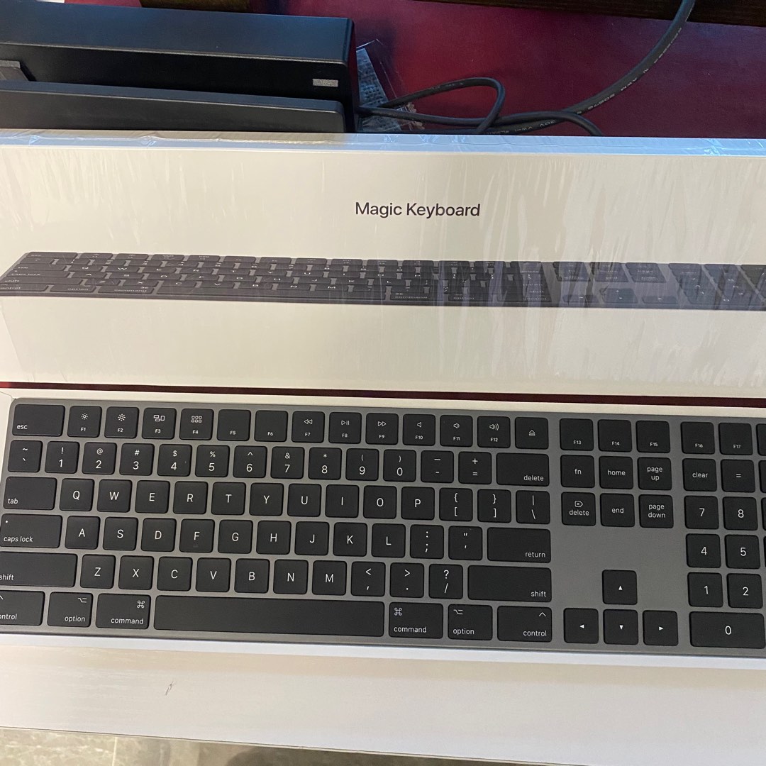 Apple magic Keyboard with number keypad Space Grey, 電腦＆科技, 電腦周邊及配件, 電腦 ...