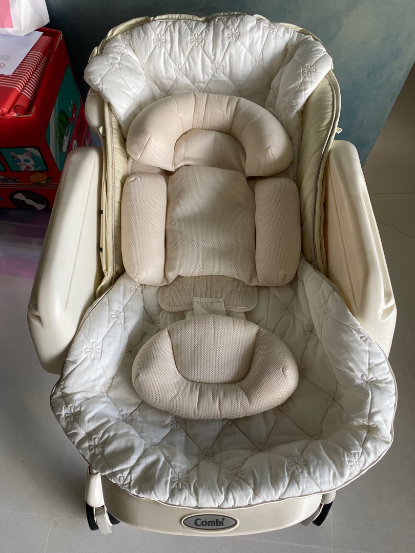 Combi Fealetto Auto Swing, Babies & Kids, Baby Nursery & Kids Furniture ...