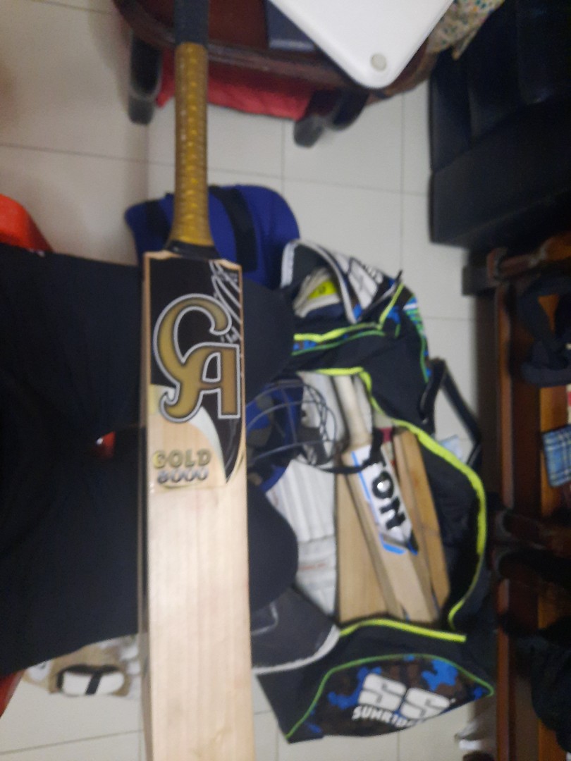 Cricket bat, Sports Equipment, Sports & Games, Racket & Ball Sports on ...