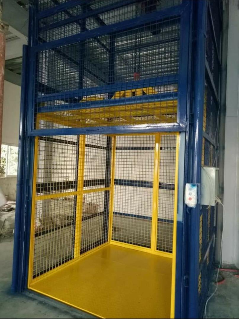 ELEVATOR, Commercial & Industrial, Industrial Equipment on Carousell