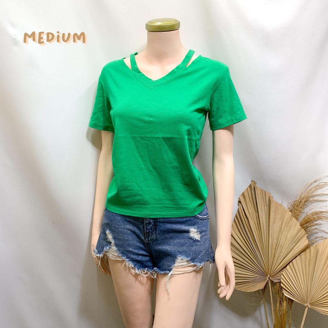 green plain tshirt, Women's Fashion, Tops, Shirts on Carousell