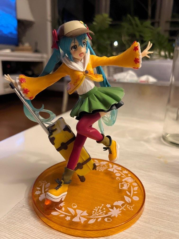 hatsune miku autumn holiday figure, Hobbies & Toys, Memorabilia ...