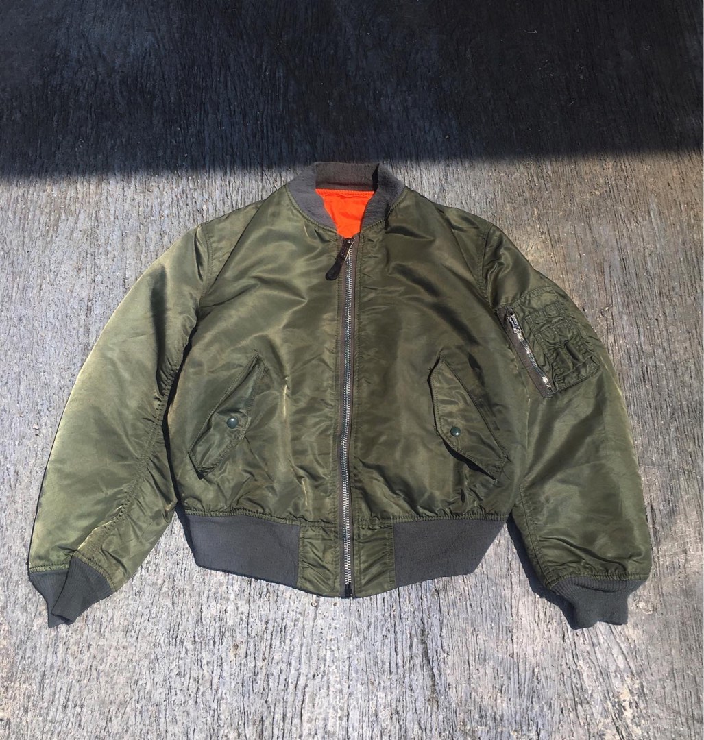 Jaket Bomber Alpha Industries, Fesyen Pria, Pakaian , Atasan di Carousell