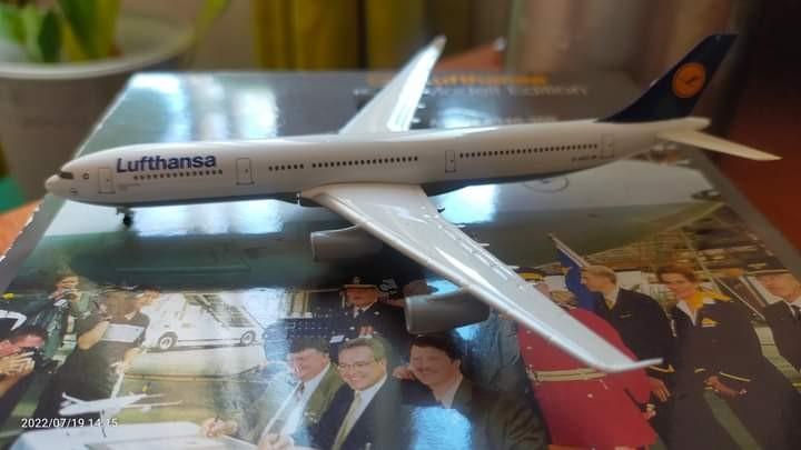 Lufthansa Airbus A340-300 Model Edition D-AIFC Gander/Halifax Herpa ...