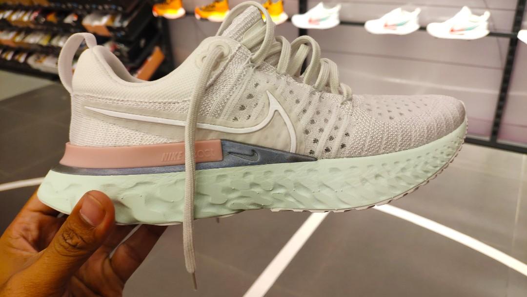 Nike infinity flyknit 2 women, Women's Fashion, Footwear, Sneakers on ...