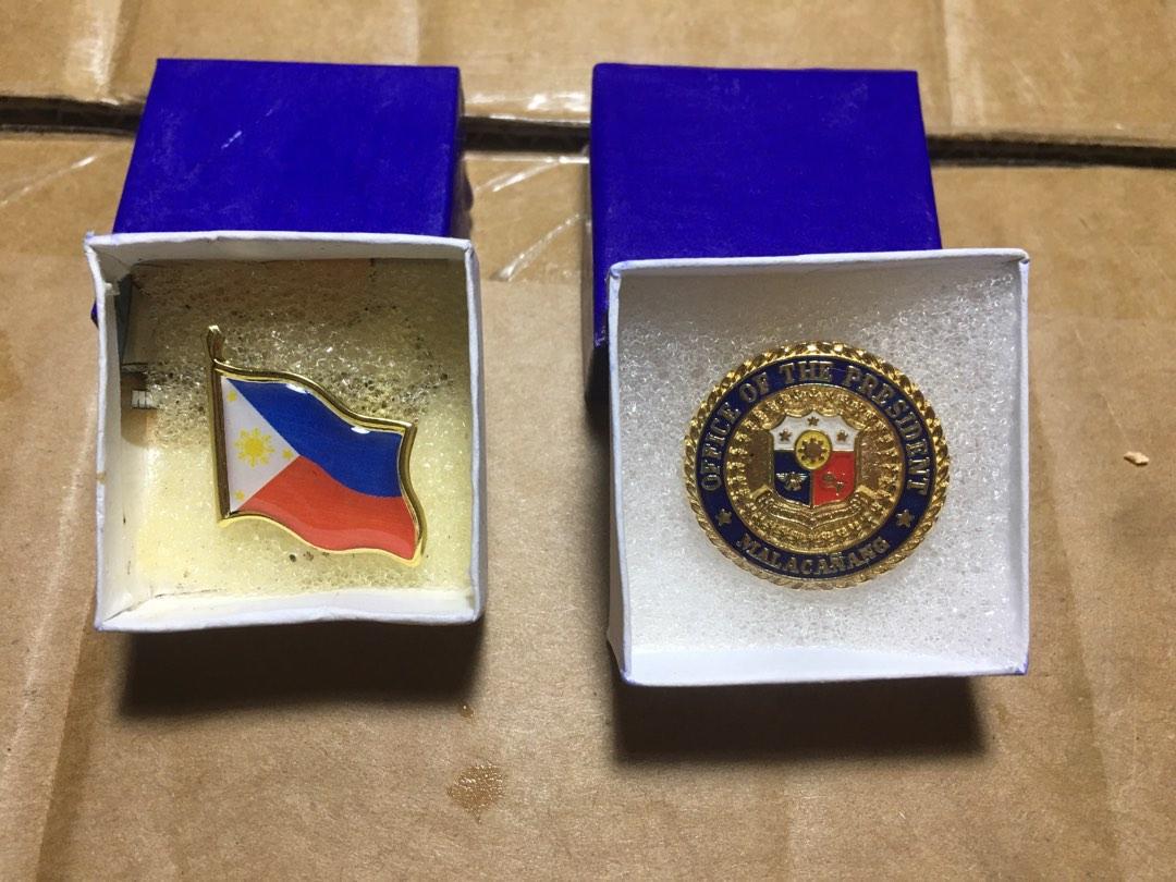 Office of the President pin and Flag, Hobbies & Toys, Memorabilia ...