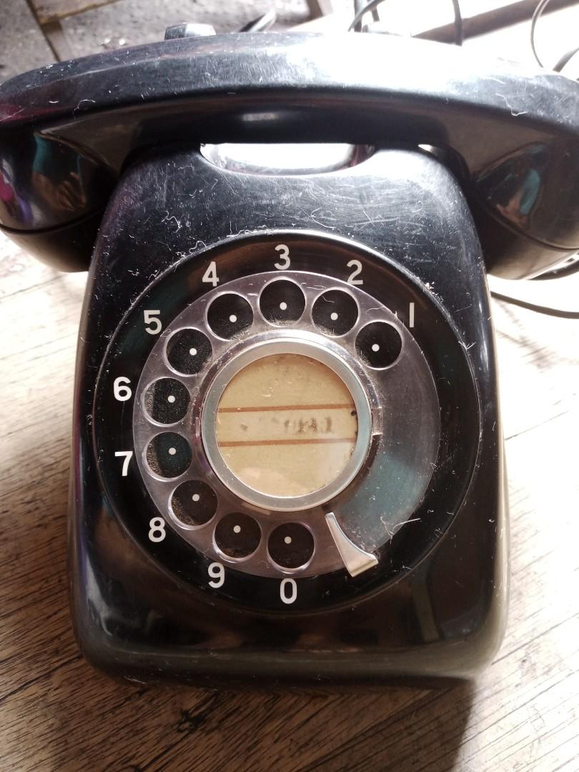 Old telephone, Hobbies & Toys, Memorabilia & Collectibles, Vintage ...