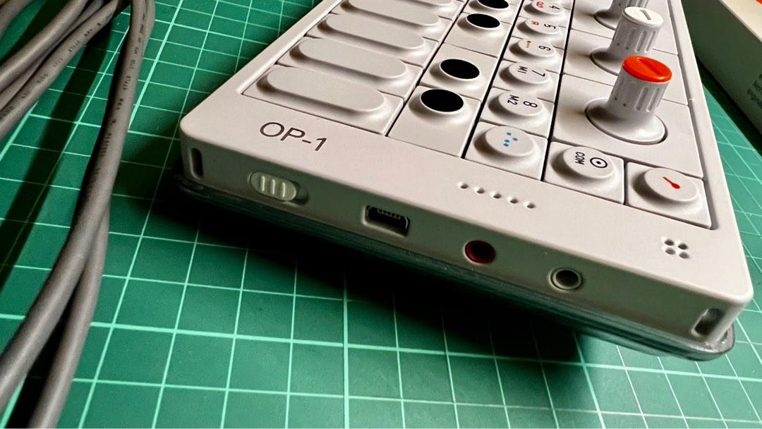 OP-1 Teenage Engineering, Hobbies & Toys, Music & Media, Musical ...