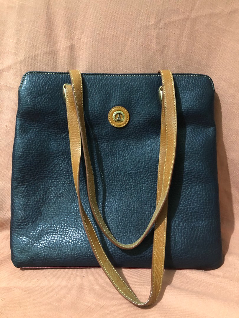 Authentic LA Tour Eiffel, Luxury, Bags & Wallets on Carousell