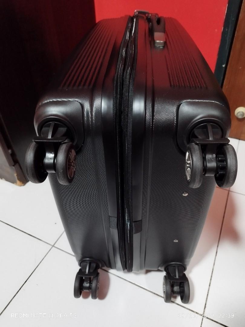 Slazenger 25" Luggage, Hobbies & Toys, Travel, Luggage on Carousell