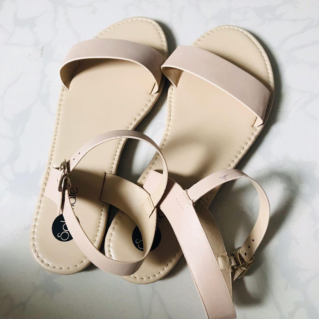 Solemate Sandals - 40 on Carousell