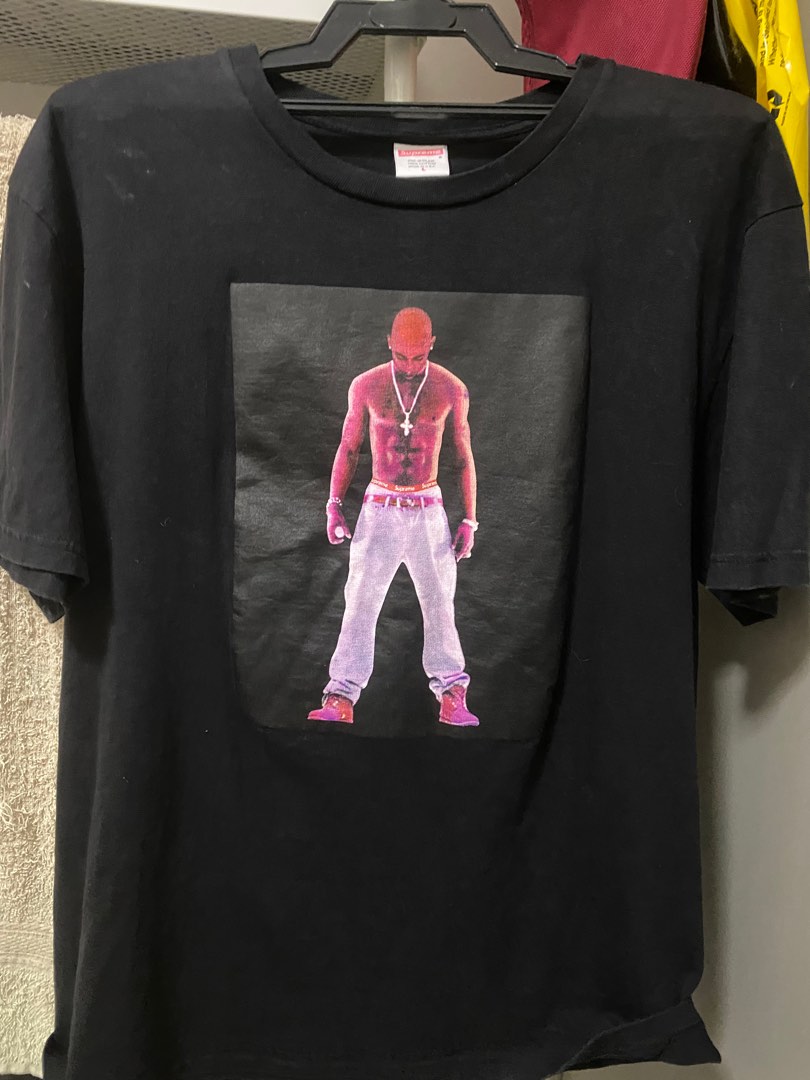 Supreme tupac hologram tshirt, Men's Fashion, Tops & Sets, Tshirts ...