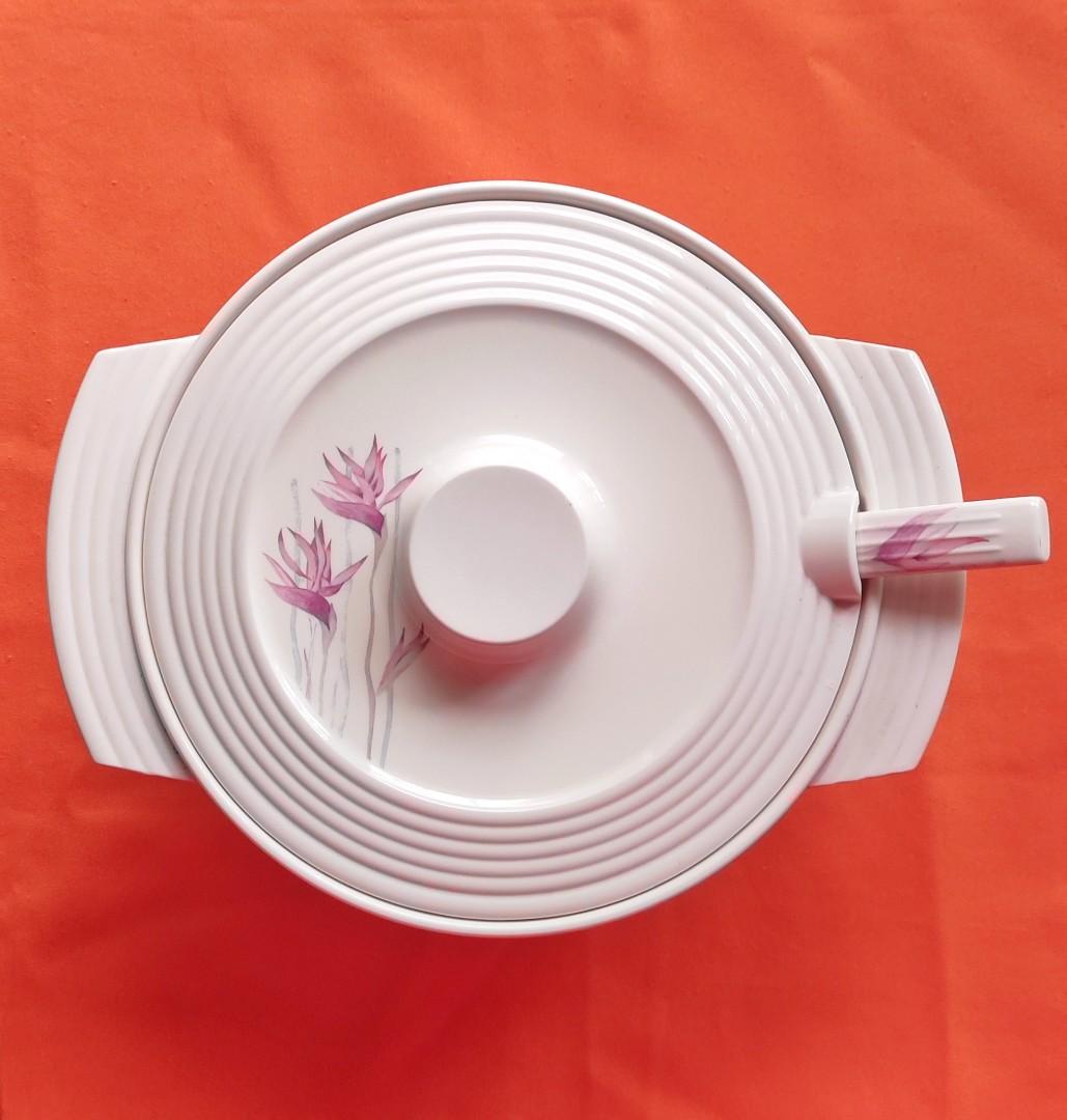 Tupperware Select Line Rice Soup Server With Ladle Spoon, Furniture ...