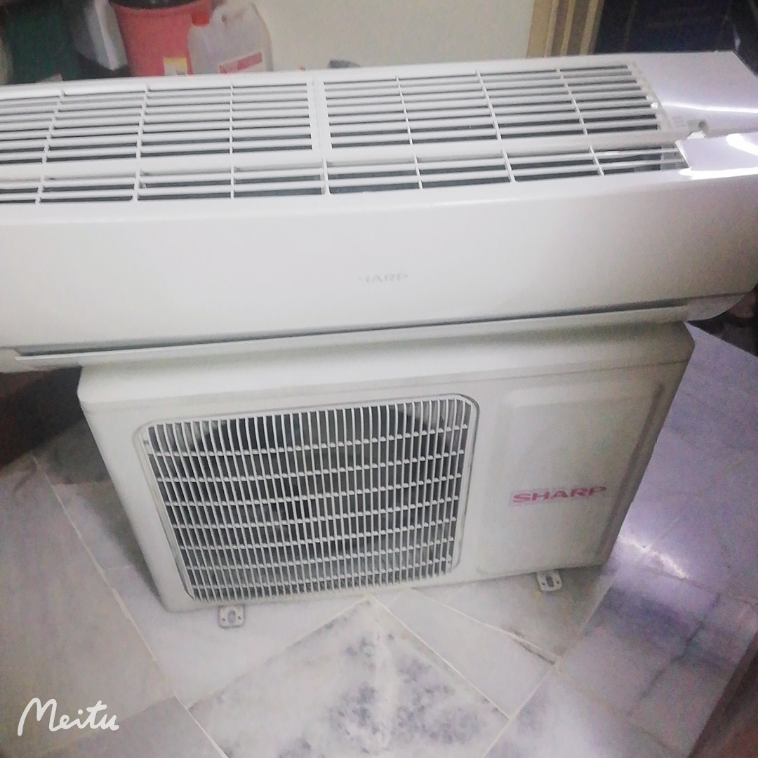 [USED] 1.5 HP SHARP AIR COND INDOOR & OUTDOOR FULL SET, Services, Home ...