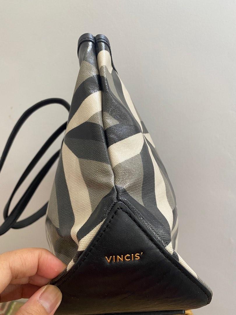 Vincis Bench Tote Bag, Women's Fashion, Bags & Wallets, Tote Bags on ...