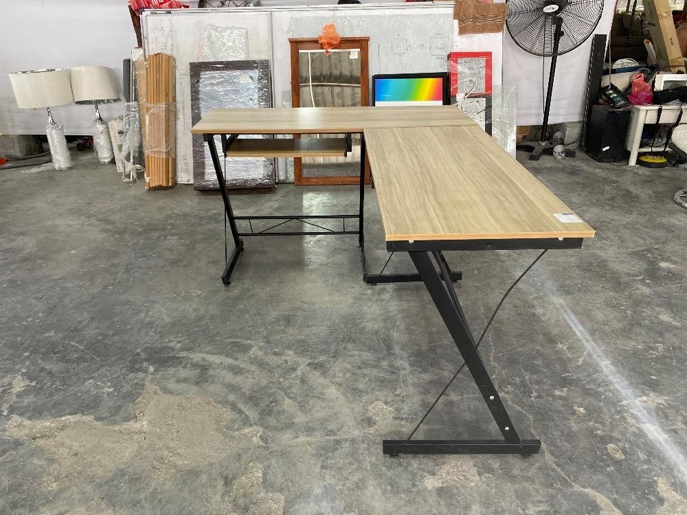 Wooden L-Shaped Computer Table / Meja Komputer Kayu Berbentuk L ...