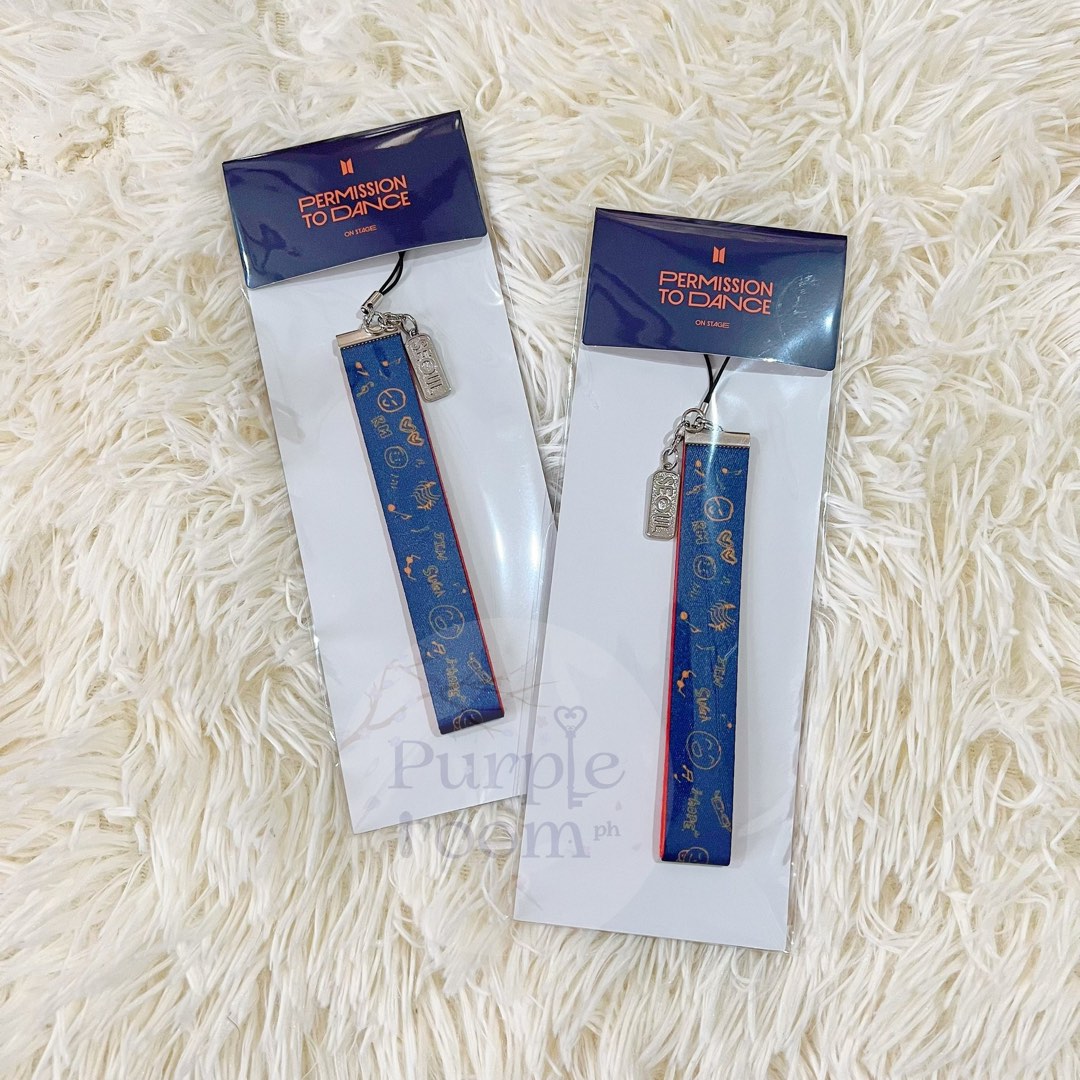 BTS PTD OFFICIAL LIGHT STICK STRAP, Hobbies & Toys, Memorabilia ...