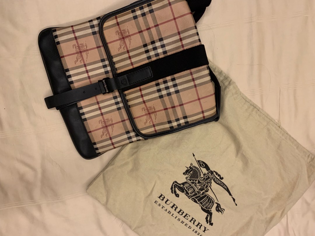 Burberry ML HighGate Signature Messenger Bag, Luxury, Bags & Wallets on ...