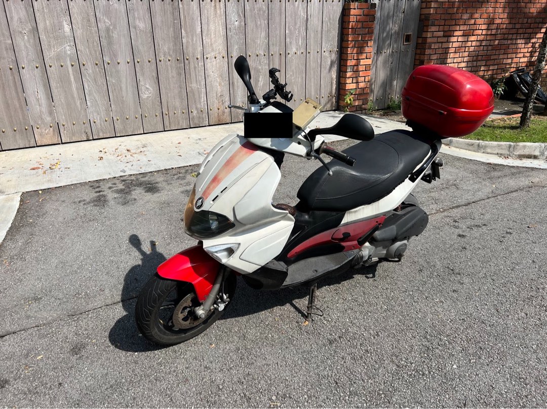 Class 2B 2009 Piaggio Gilera Runner ST200 - Motorcycle / Scooter 6 ...
