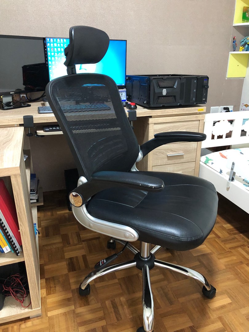 Computer chair, Furniture & Home Living, Furniture, Chairs on Carousell