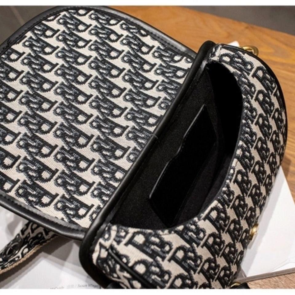 DD bag, Women's Fashion, Bags & Wallets, Cross-body Bags on Carousell