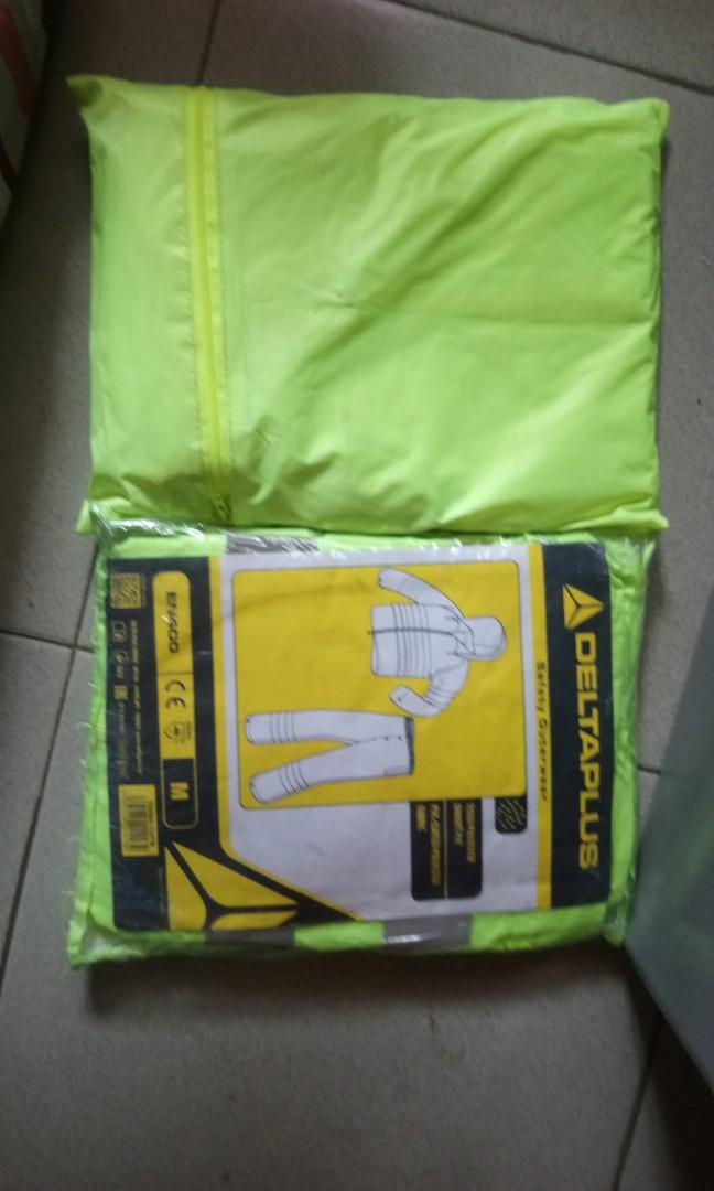 Deltaplus EN400 raincoat, Men's Fashion, Coats, Jackets and Outerwear ...