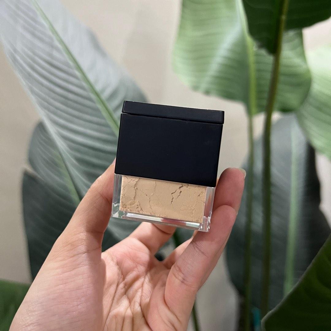 Huda Beauty loose baking & setting powder, Beauty & Personal Care, Face ...