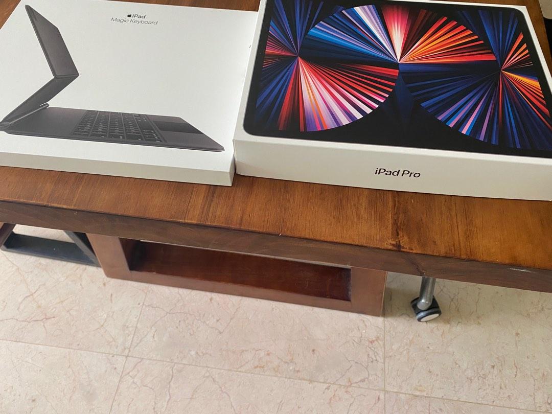 IPad Pro gen 5 with Magic Keyboard, Mobile Phones & Gadgets, Tablets ...