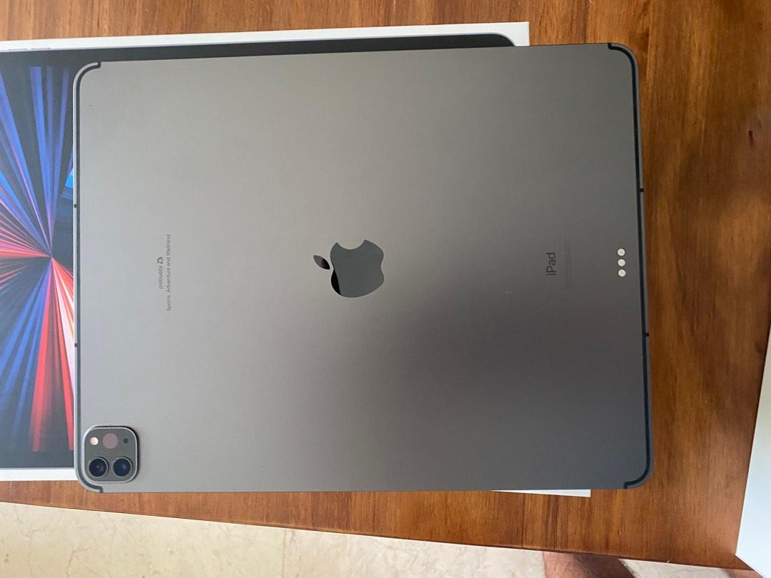 IPad Pro gen 5 with Magic Keyboard, Mobile Phones & Gadgets, Tablets ...