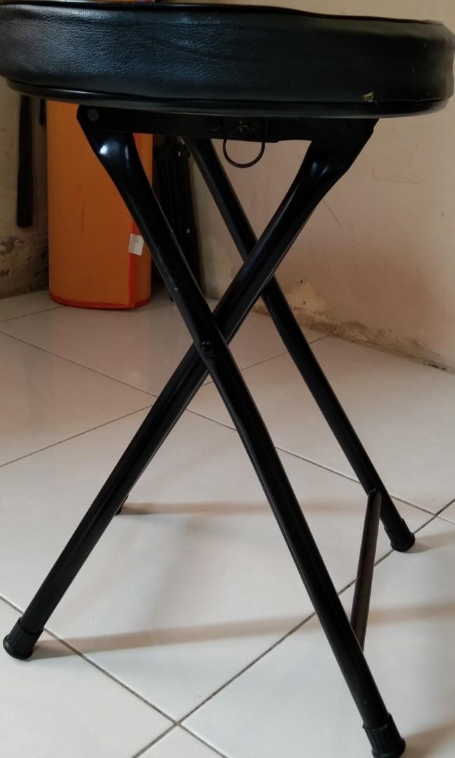 Kursi lipat besi informa, Perabotan Rumah di Carousell