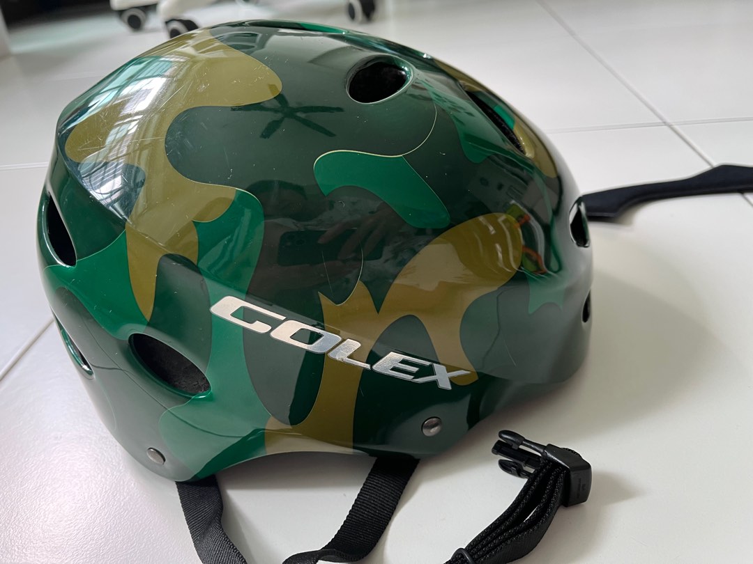 Large helmet, Sports Equipment, Bicycles & Parts, Parts & Accessories ...