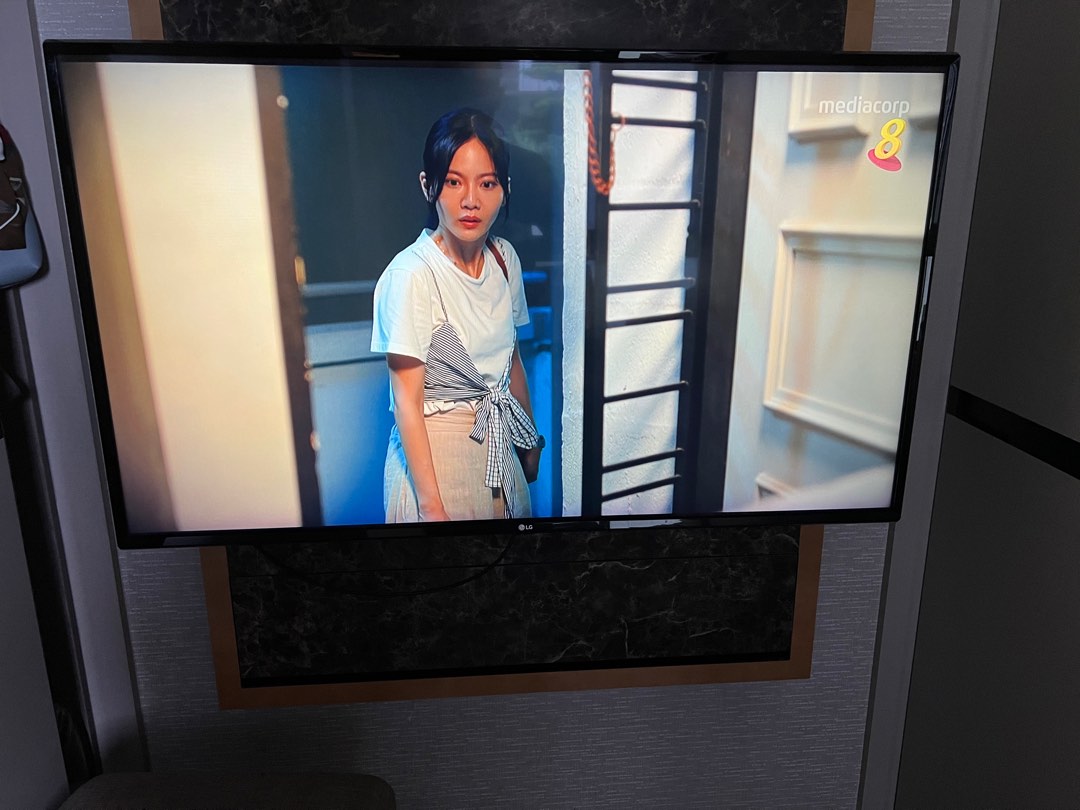 LG 48 inch TV 49LJ550T-TA, TV & Home Appliances, TV & Entertainment, TV on Carousell