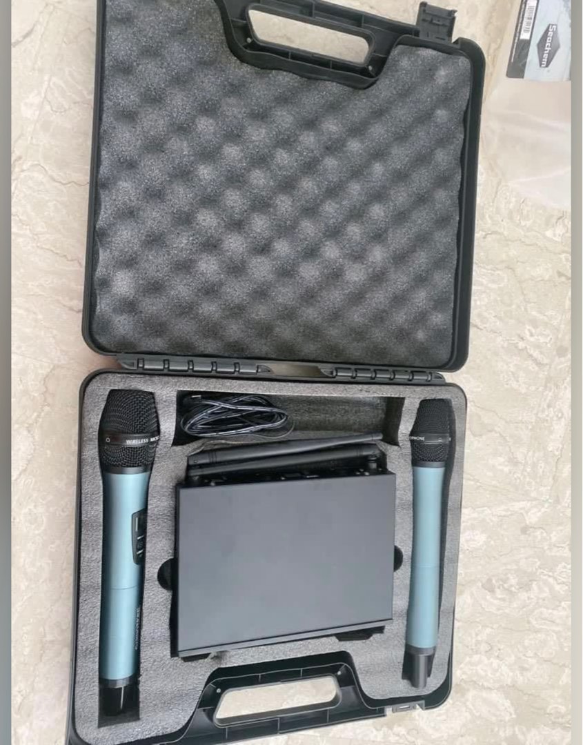 microphone set, Audio, Microphones on Carousell