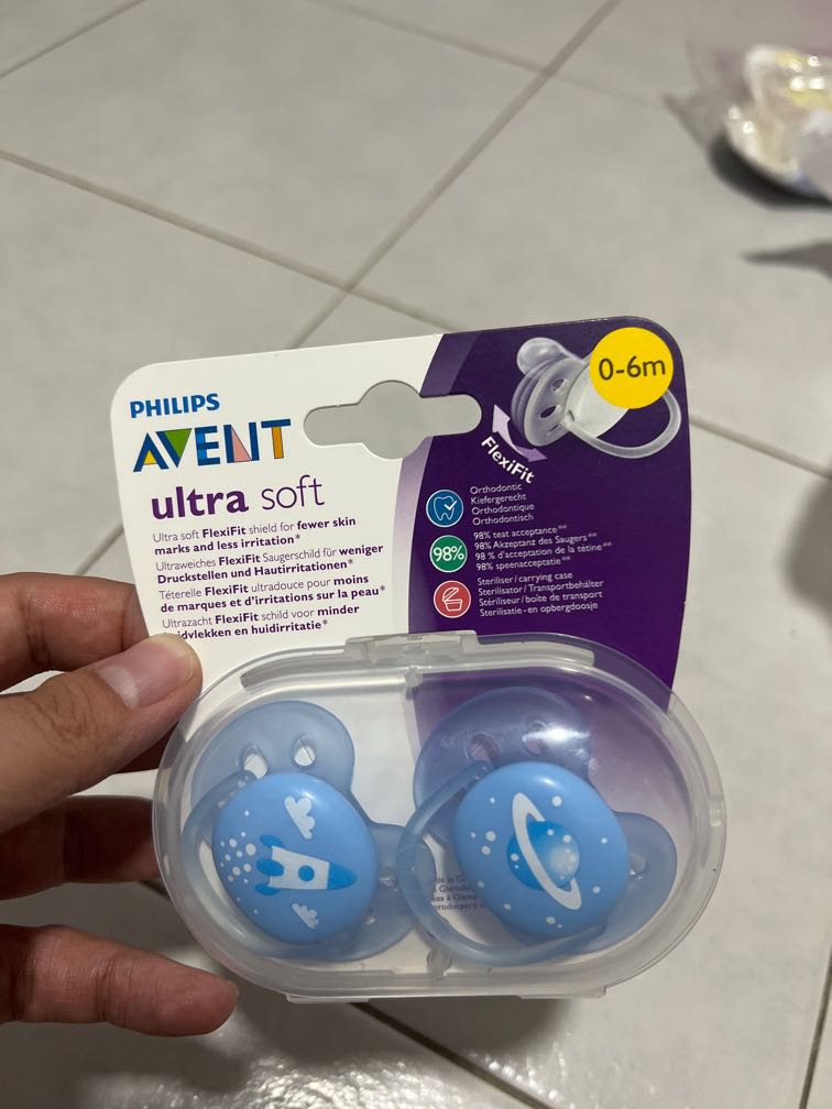 [NEW] Avent ultra air pacifier 0-6, Babies & Kids, Nursing & Feeding ...