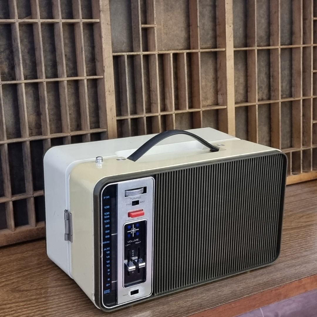 1960's Overture Eight Track Stereo Player With AM/FM Radio (P-586 ...