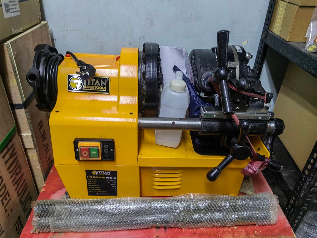 PIPE THREADING MACHINE, Commercial & Industrial, Construction Tools ...