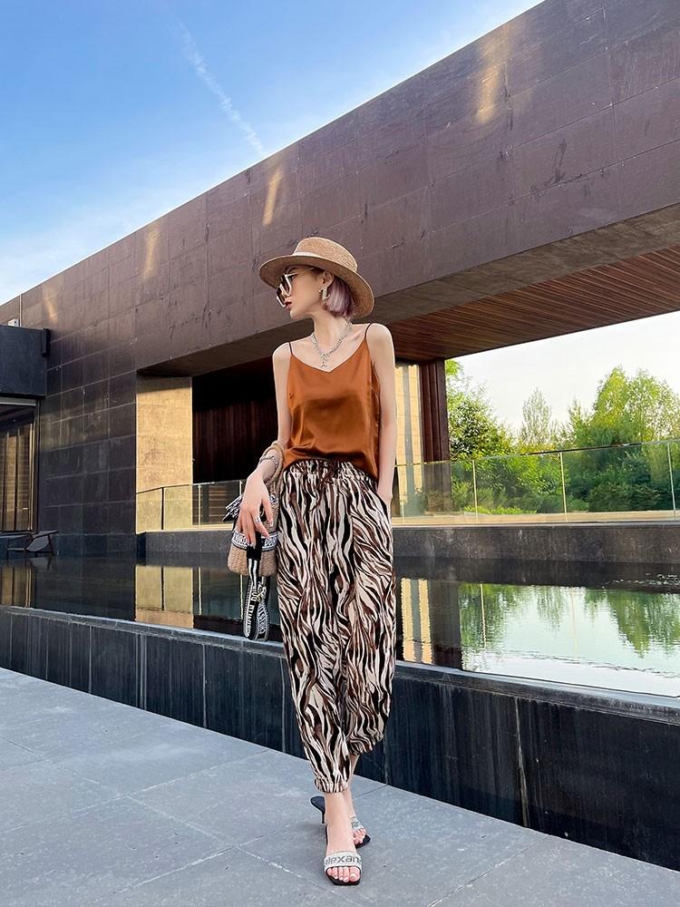 Spaghetti strap cropped top caramel colour, Women's Fashion, Tops ...