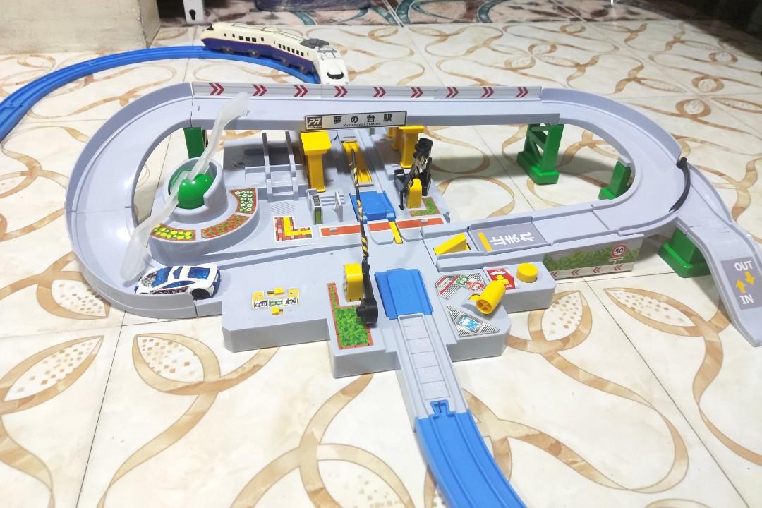 Takara Tomy Super Auto Station x Takara Tomy Plarail, Hobbies & Toys ...