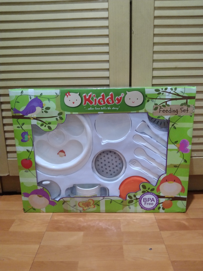 Tempat makan bayi set. Ada 2 set yg 1 kondisi dus sedikit penyok. Bisa ...