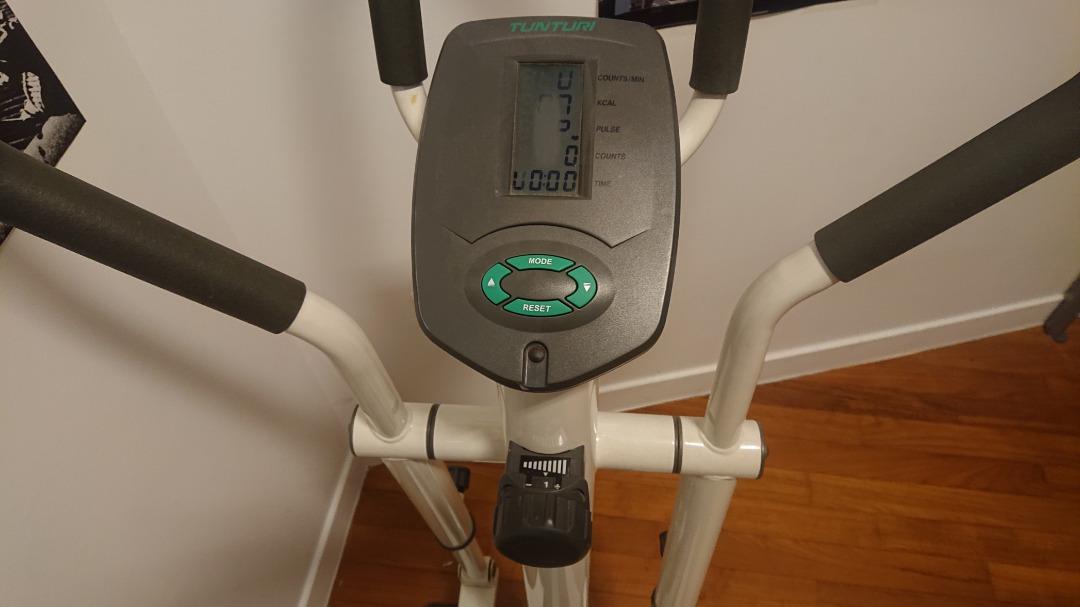 Tunturi Elliptical trainer, Sports Equipment, Exercise & Fitness ...