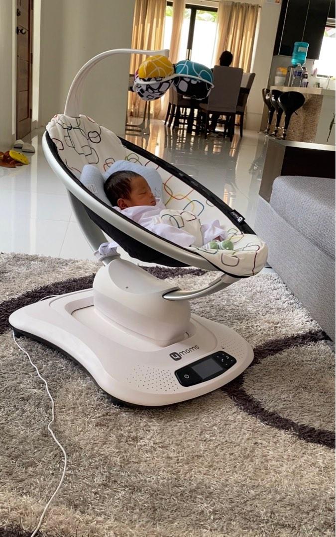4 moms Mamaroo, Babies & Kids, Infant Playtime on Carousell