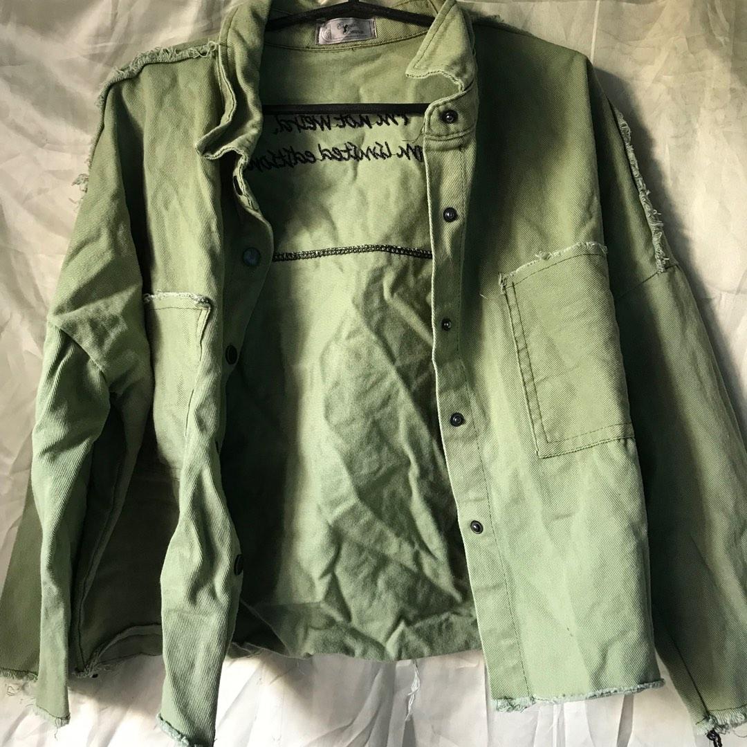 ARMY GREEN CROP JACKET, Women's Fashion, Coats, Jackets and Outerwear ...