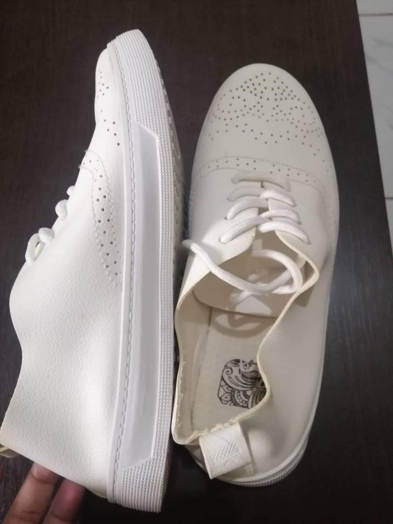 Bench shoes, Women's Fashion, Footwear, Sneakers on Carousell