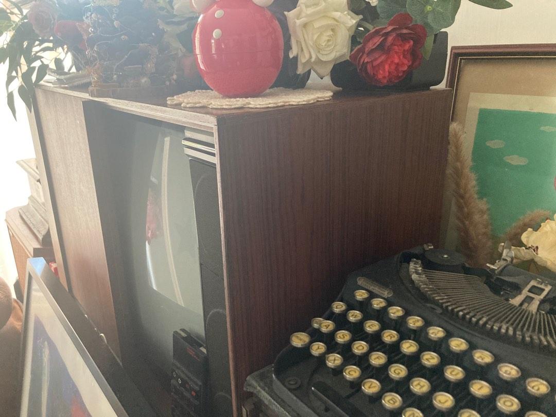 B&O Beovision 9000 vintage TV, 興趣及遊戲, 收藏品及紀念品, 古董收藏 - Carousell