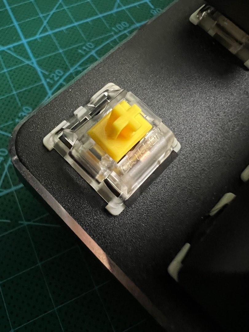 Custom Keyboard (Glorious GMMK barebone, Gateron Yellow lubed and ...