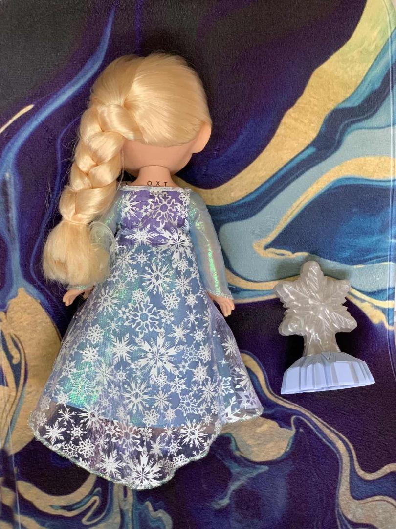 Disney Frozen Northern Lights Elsa Singing Doll Lights Up , Hobbies ...
